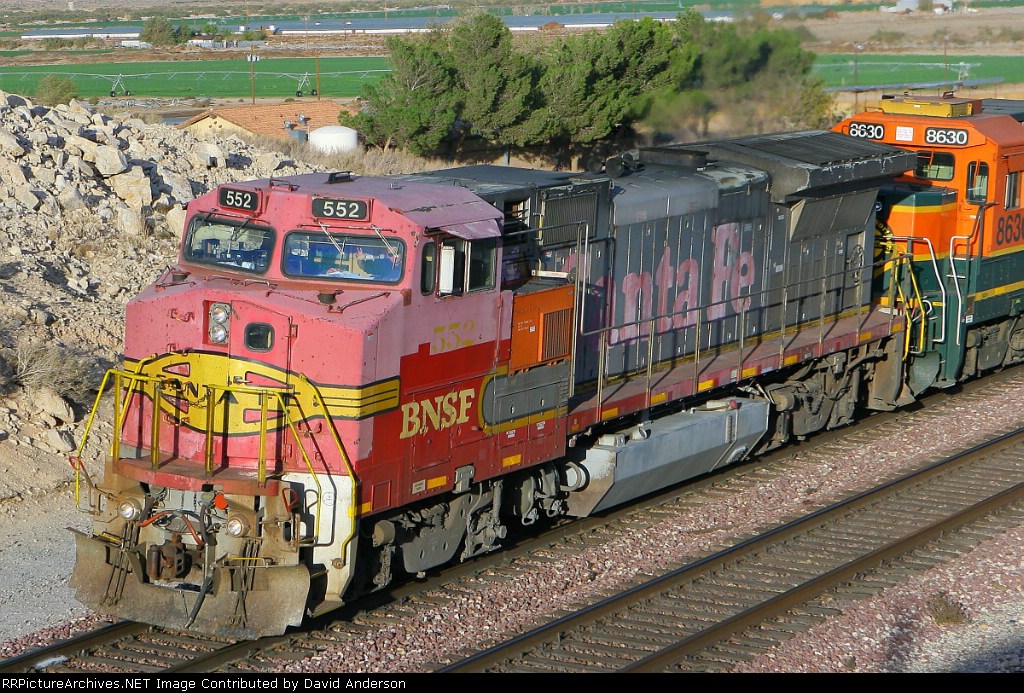 BNSF 552